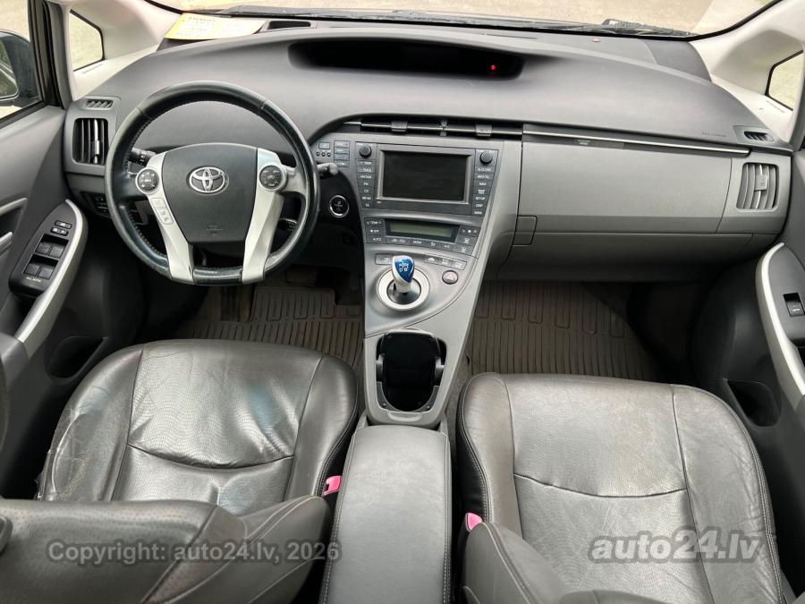 Black Toyota Prius 2009 in Narva, with an engine capacity of 1.80 L and mileage of 292 thousand km for 4999 €, photo 21 on AUTOMOTO.COM.LV