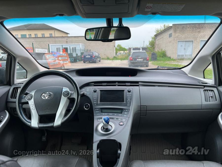 Black Toyota Prius 2009 in Narva, with an engine capacity of 1.80 L and mileage of 292 thousand km for 4999 €, photo 22 on AUTOMOTO.COM.LV