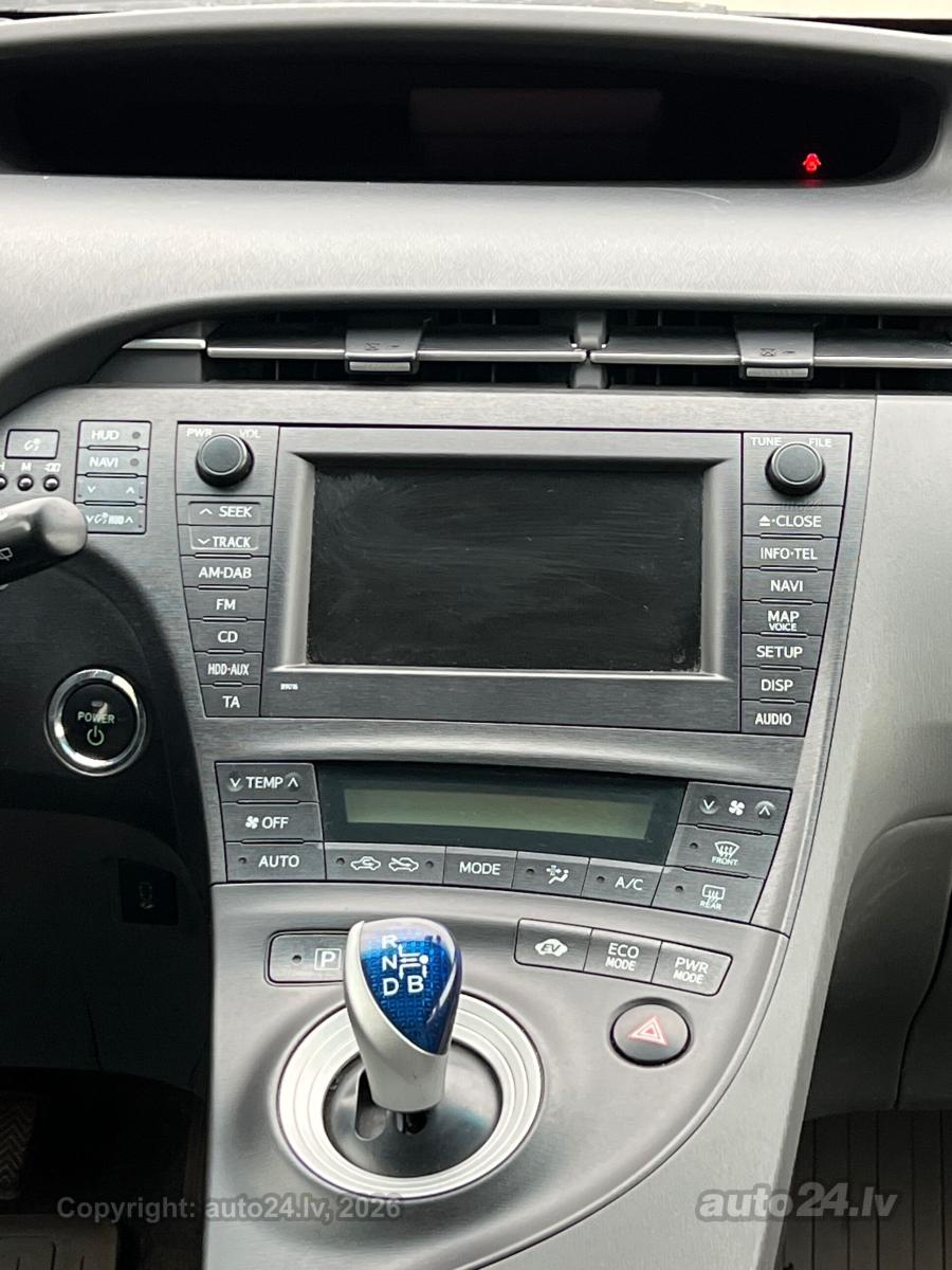 Black Toyota Prius 2009 in Narva, with an engine capacity of 1.80 L and mileage of 292 thousand km for 4999 €, photo 24 on AUTOMOTO.COM.LV