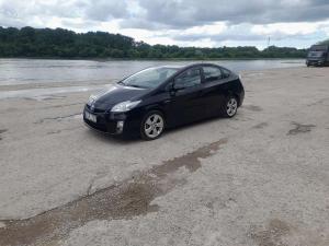 Black Toyota Prius 2009 in Kaunas, with an engine capacity of 1.80 L and mileage of 351 thousand km for 4950 €, photo 4 on AUTOMOTO.COM.LV