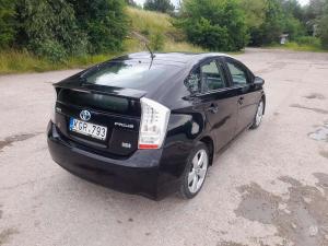 Black Toyota Prius 2009 in Kaunas, with an engine capacity of 1.80 L and mileage of 351 thousand km for 4950 €, photo 11 on AUTOMOTO.COM.LV