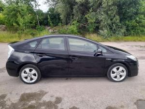 Black Toyota Prius 2009 in Kaunas, with an engine capacity of 1.80 L and mileage of 351 thousand km for 4950 €, photo 12 on AUTOMOTO.COM.LV