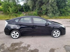Black Toyota Prius 2009 in Kaunas, with an engine capacity of 1.80 L and mileage of 351 thousand km for 4950 €, photo 13 on AUTOMOTO.COM.LV
