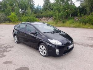 Black Toyota Prius 2009 in Kaunas, with an engine capacity of 1.80 L and mileage of 351 thousand km for 4950 €, photo 16 on AUTOMOTO.COM.LV