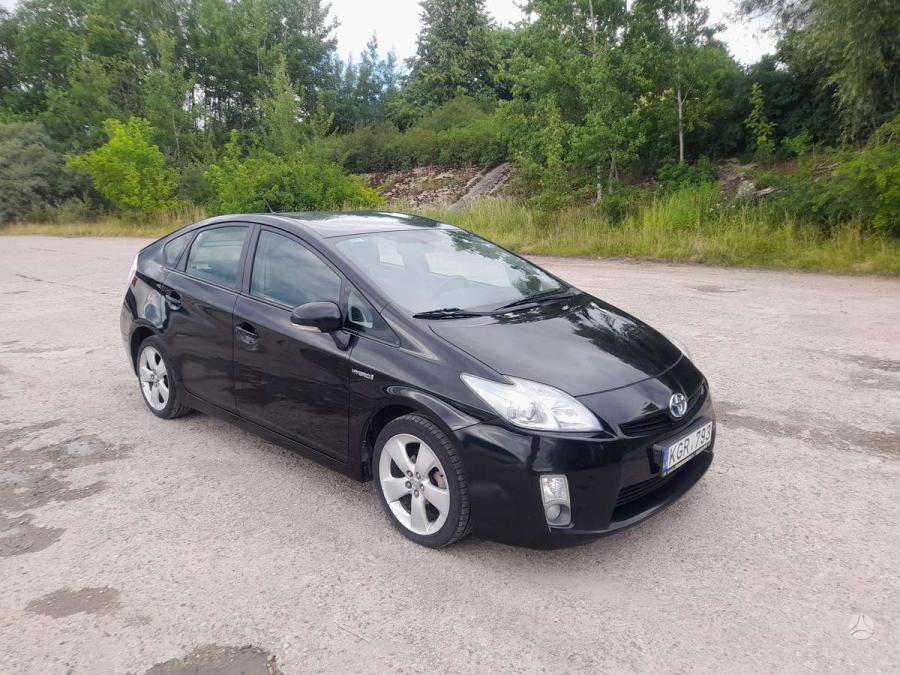 Black Toyota Prius 2009 in Kaunas, with an engine capacity of 1.80 L and mileage of 351 thousand km for 4950 €, photo 16 on AUTOMOTO.COM.LV