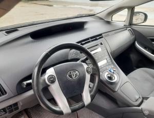 Black Toyota Prius 2009 in Kaunas, with an engine capacity of 1.80 L and mileage of 351 thousand km for 4950 €, photo 19 on AUTOMOTO.COM.LV