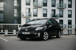 Черный Тойота Приус 2009 в Шяуляй, объемом двигателя 1.80 л и пробегом 270 тыс. км за 5850 €, фото 3 на AUTOMOTO.COM.LV
