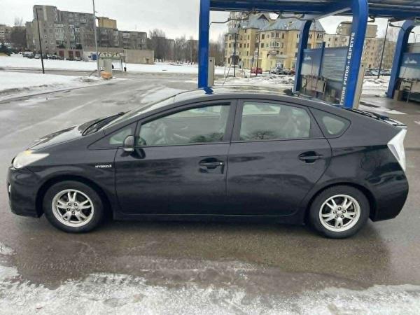 Melns Toyota Prius 2009 Kauņa, ar dzinēja tilpumu 1.80 L un nobraukumu 380 tūkst. km par 4500 €, foto 2 vietnē AUTOMOTO.COM.LV