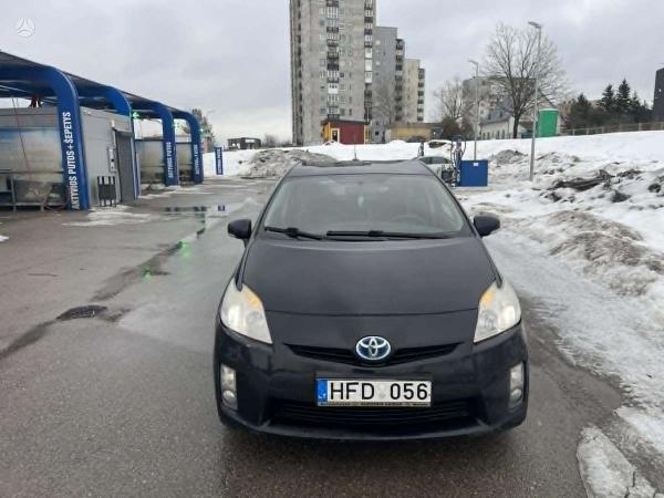 Melns Toyota Prius 2009 Kauņa, ar dzinēja tilpumu 1.80 L un nobraukumu 380 tūkst. km par 4500 €, foto 3 vietnē AUTOMOTO.COM.LV