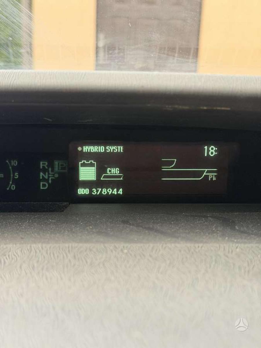 Black Toyota Prius 2009 in Kaunas, with an engine capacity of 1.80 L and mileage of 380 thousand km for 5700 €, photo 7 on AUTOMOTO.COM.LV