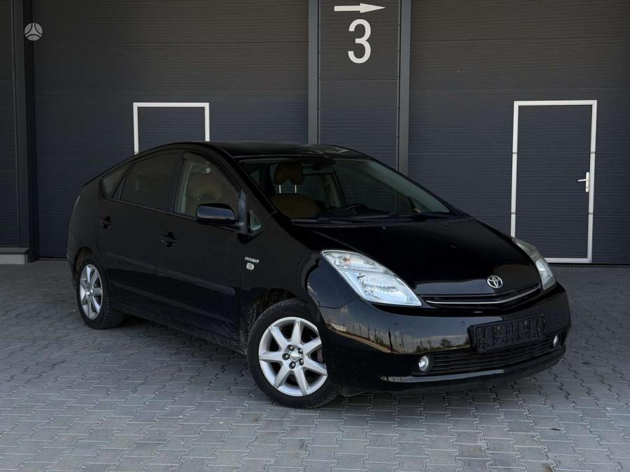 Melns Toyota Prius 2009 Viļņa, ar dzinēja tilpumu 1.50 L un nobraukumu 184 tūkst. km par 4900 €, foto 3 vietnē AUTOMOTO.COM.LV