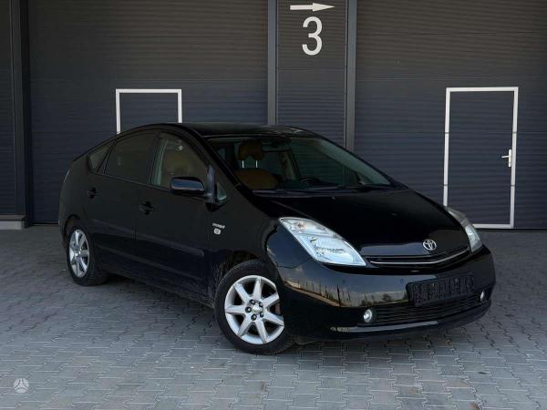 Melns Toyota Prius 2009 Viļņa, ar dzinēja tilpumu 1.50 L un nobraukumu 180 tūkst. km par 4800 €, foto 7 vietnē AUTOMOTO.COM.LV