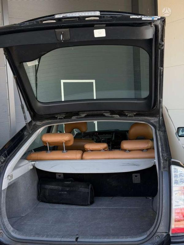 Melns Toyota Prius 2009 Viļņa, ar dzinēja tilpumu 1.50 L un nobraukumu 180 tūkst. km par 4800 €, foto 10 vietnē AUTOMOTO.COM.LV