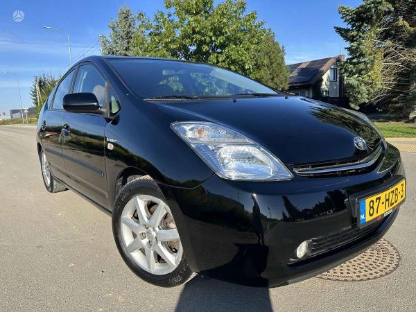 Melns Toyota Prius 2009 Kauņa, ar dzinēja tilpumu 1.50 L un nobraukumu 300 tūkst. km par 5300 €, foto 1 vietnē AUTOMOTO.COM.LV