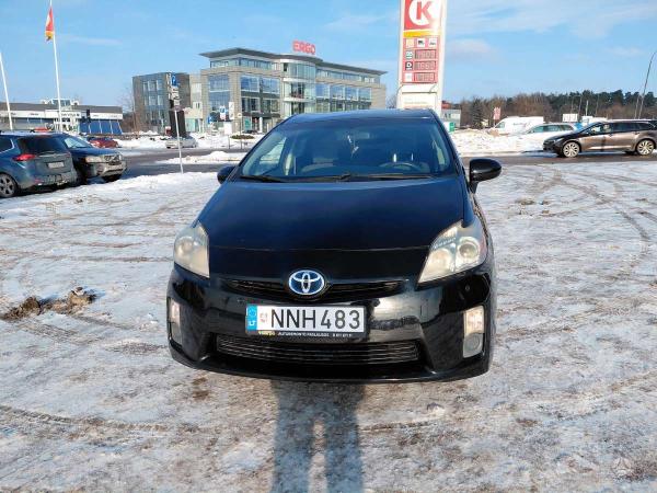 Melns Toyota Prius 2010 Viļņa, ar dzinēja tilpumu 1.80 L un nobraukumu 214 tūkst. km par 3900 €, foto 3 vietnē AUTOMOTO.COM.LV