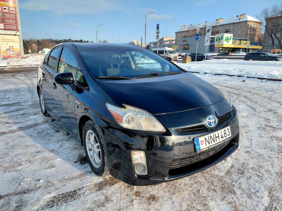 Melns Toyota Prius 2010 Viļņa, ar dzinēja tilpumu 1.80 L un nobraukumu 214 tūkst. km par 3900 €, foto 4 vietnē AUTOMOTO.COM.LV