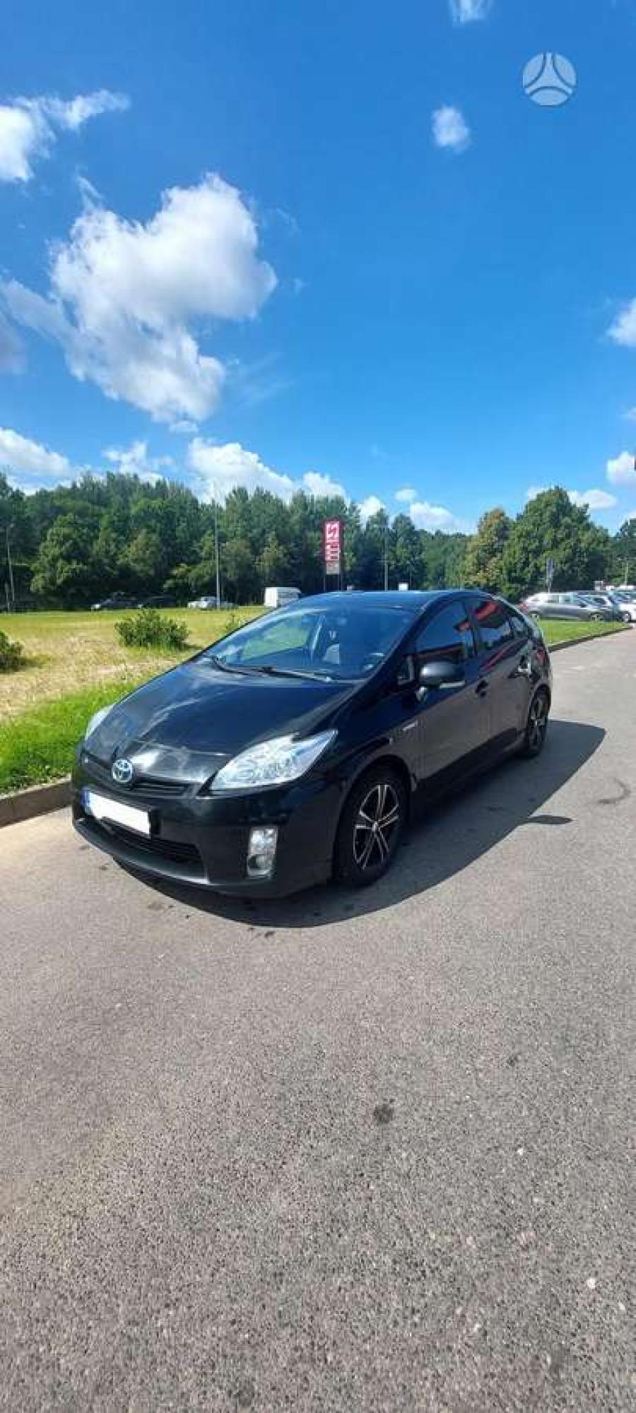 Melns Toyota Prius 2010 Viļņa, ar dzinēja tilpumu 1.80 L un nobraukumu 363 tūkst. km par 6200 €, foto 3 vietnē AUTOMOTO.COM.LV