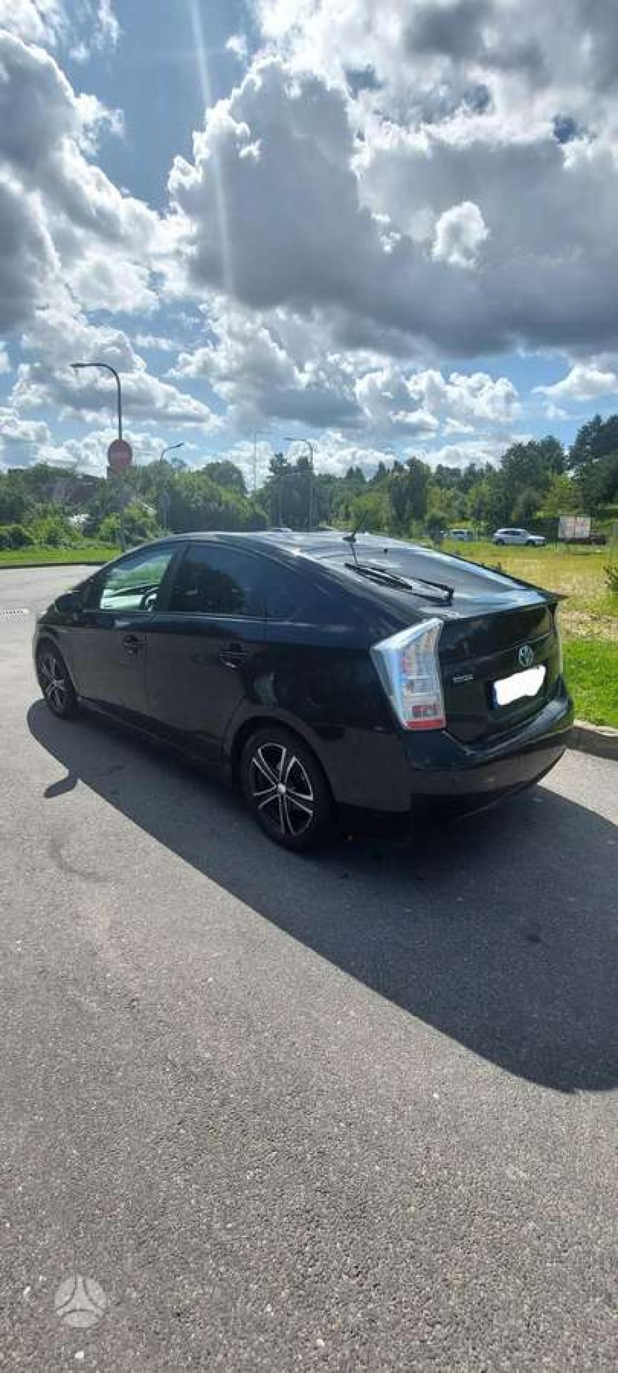 Melns Toyota Prius 2010 Viļņa, ar dzinēja tilpumu 1.80 L un nobraukumu 363 tūkst. km par 6200 €, foto 5 vietnē AUTOMOTO.COM.LV