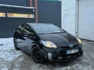 Black Toyota Prius 2010 in Moletai, with an engine capacity of 1.80 L and mileage of 250 thousand km for 4600 €, photo 2 on AUTOMOTO.COM.LV