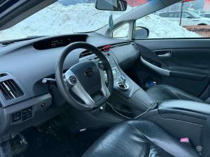 Black Toyota Prius 2010 in Moletai, with an engine capacity of 1.80 L and mileage of 250 thousand km for 4600 €, photo 6 on AUTOMOTO.COM.LV