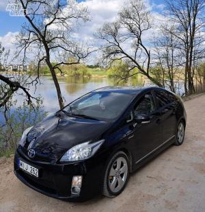 Melns Toyota Prius 2010 Viļņa, ar dzinēja tilpumu 1.80 L un nobraukumu 430 tūkst. km par 5000 €, foto  vietnē AUTOMOTO.COM.LV