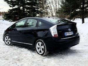 Black Toyota Prius 2010 in Klaipeda, with an engine capacity of 1.80 L and mileage of 345 thousand km for 3300 €, photo 3 on AUTOMOTO.COM.LV
