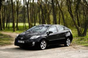 Черный Тойота Приус 2010 в Вильнюс, объемом двигателя 1.80 л и пробегом 379 тыс. км за 5800 €, фото 3 на AUTOMOTO.COM.LV