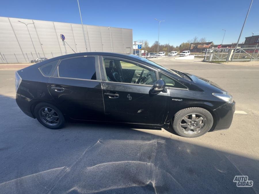 Melns Toyota Prius 2010 Klaipėda, ar dzinēja tilpumu 1.80 L un nobraukumu 460 tūkst. km par 4300 €, foto 4 vietnē AUTOMOTO.COM.LV