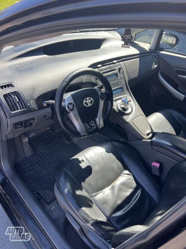 Black Toyota Prius 2010 in Klaipeda, with an engine capacity of 1.80 L and mileage of 460 thousand km for 4300 €, photo 8 on AUTOMOTO.COM.LV