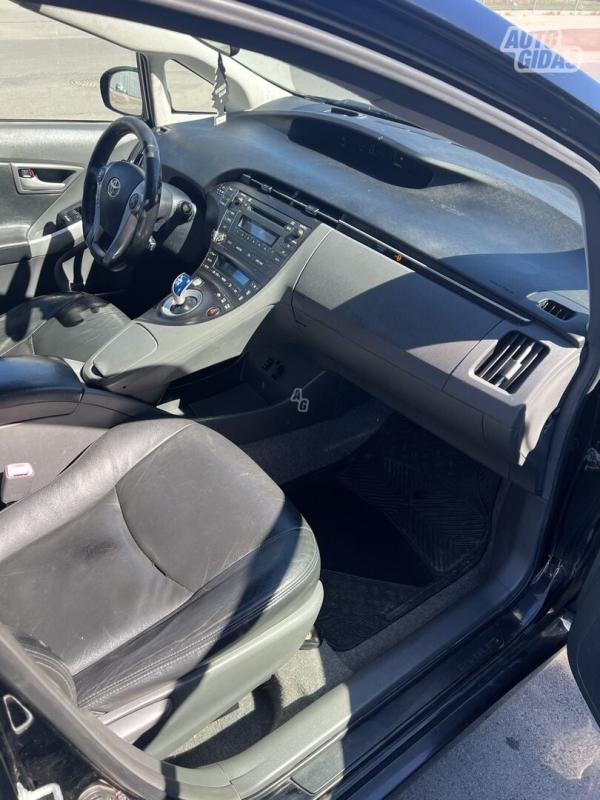 Black Toyota Prius 2010 in Klaipeda, with an engine capacity of 1.80 L and mileage of 460 thousand km for 4300 €, photo 10 on AUTOMOTO.COM.LV