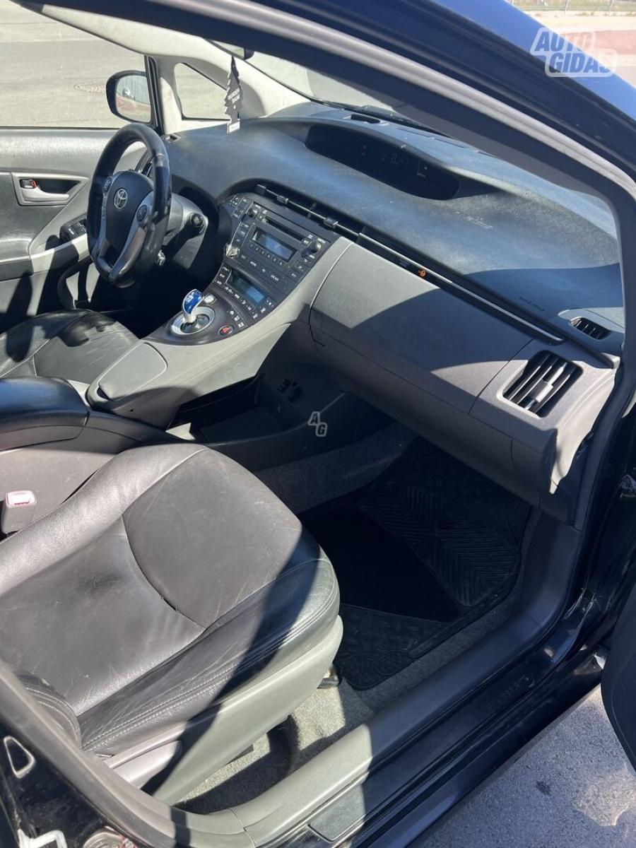 Melns Toyota Prius 2010 Klaipėda, ar dzinēja tilpumu 1.80 L un nobraukumu 460 tūkst. km par 4300 €, foto 11 vietnē AUTOMOTO.COM.LV