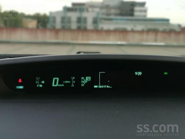 Черный Тойота Приус 2010 в Рига, объемом двигателя 1.80 л и пробегом 363 тыс. км за 4000 €, фото 5 на AUTOMOTO.COM.LV
