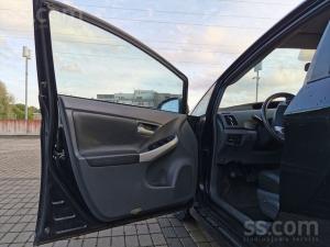 Черный Тойота Приус 2010 в Рига, объемом двигателя 1.80 л и пробегом 363 тыс. км за 4000 €, фото 15 на AUTOMOTO.COM.LV