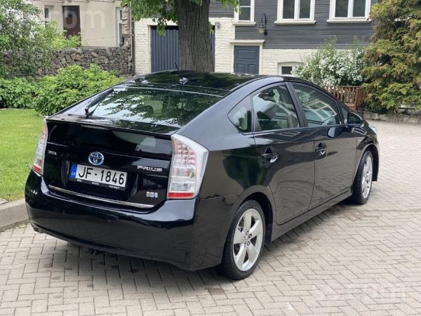 Melns Toyota Prius 2010 Rīga, ar dzinēja tilpumu 1.80 L un nobraukumu 347 tūkst. km par 5900 €, foto 3 vietnē AUTOMOTO.COM.LV