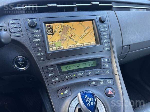Black Toyota Prius 2010 in Riga, with an engine capacity of 1.80 L and mileage of 347 thousand km for 5700 €, photo 9 on AUTOMOTO.COM.LV