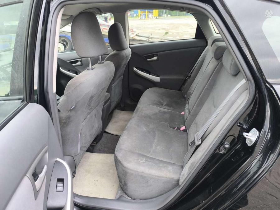 Черный Тойота Приус 2010 в Паневежис, объемом двигателя 1.80 л и пробегом 260 тыс. км за 5800 €, фото 16 на AUTOMOTO.COM.LV