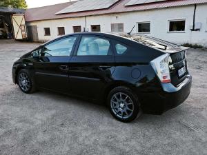 Черный Тойота Приус 2010 в Вильнюс, объемом двигателя 1.80 л и пробегом 295 тыс. км за 4600 €, фото 4 на AUTOMOTO.COM.LV