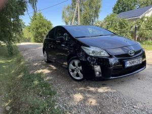 Black Toyota Prius 2010 in Siauliai, with an engine capacity of 1.80 L and mileage of 245 thousand km for 6450 €, photo  on AUTOMOTO.COM.LV