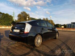 Melns Toyota Prius 2010 Rīga, ar dzinēja tilpumu 1.80 L un nobraukumu 363 tūkst. km par 3800 €, foto 4 vietnē AUTOMOTO.COM.LV