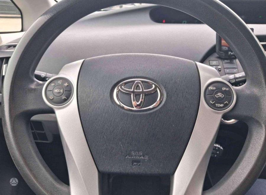 Black Toyota Prius 2010 in Vilnius, with an engine capacity of 1.80 L and mileage of 327 thousand km for 5300 €, photo 7 on AUTOMOTO.COM.LV