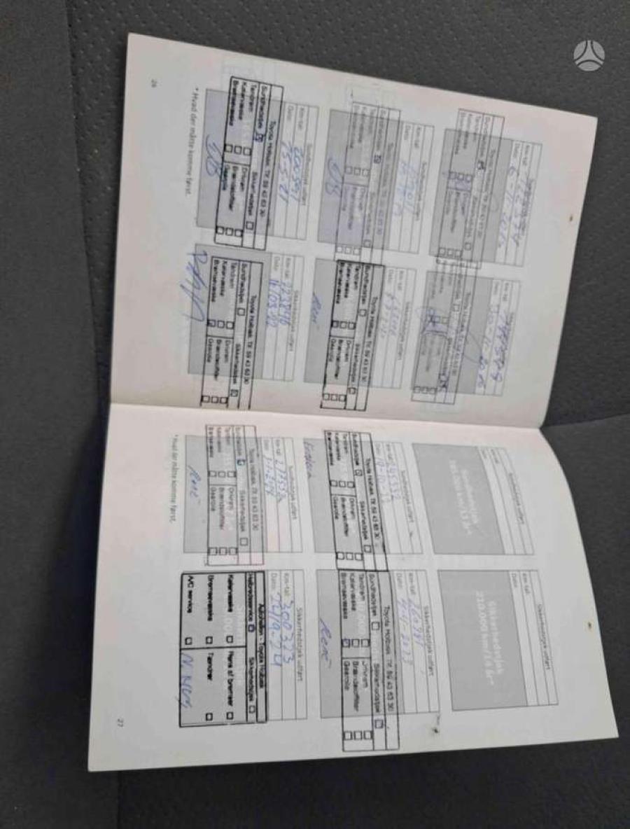 Black Toyota Prius 2010 in Vilnius, with an engine capacity of 1.80 L and mileage of 327 thousand km for 5300 €, photo 9 on AUTOMOTO.COM.LV