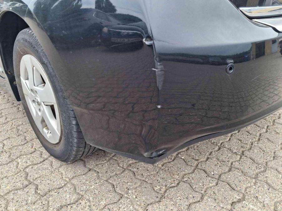Black Toyota Prius 2010 in Vilnius, with an engine capacity of 1.80 L and mileage of 327 thousand km for 5300 €, photo 13 on AUTOMOTO.COM.LV
