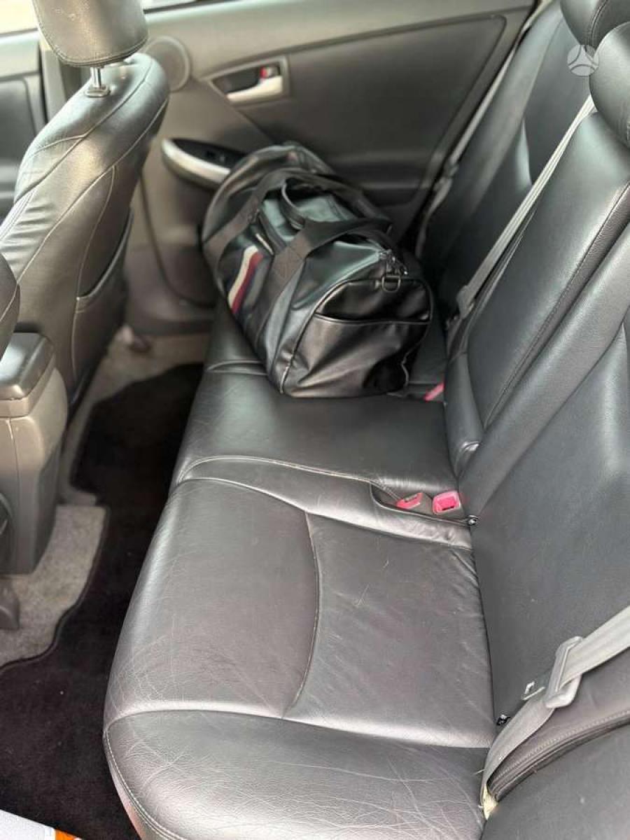 Black Toyota Prius 2010 in Vilnius, with an engine capacity of 1.80 L and mileage of 306 thousand km for 4500 €, photo 10 on AUTOMOTO.COM.LV