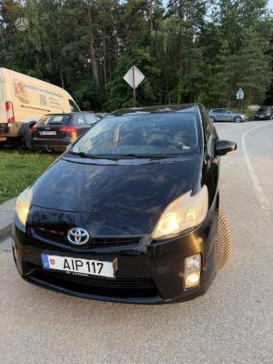 Black Toyota Prius 2010 in Vilnius, with an engine capacity of 1.80 L and mileage of 436 thousand km for 5300 €, photo 3 on AUTOMOTO.COM.LV