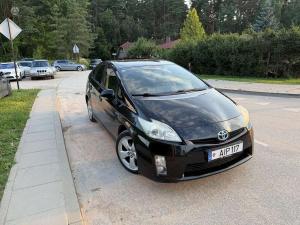 Black Toyota Prius 2010 in Vilnius, with an engine capacity of 1.80 L and mileage of 436 thousand km for 5300 €, photo 5 on AUTOMOTO.COM.LV