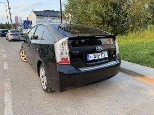 Black Toyota Prius 2010 in Vilnius, with an engine capacity of 1.80 L and mileage of 436 thousand km for 5300 €, photo 6 on AUTOMOTO.COM.LV