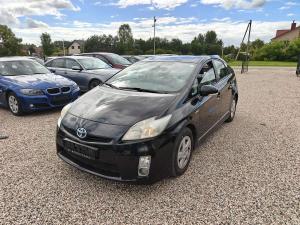 Melns Toyota Prius 2010 Viļņa, ar dzinēja tilpumu 1.80 L un nobraukumu 320 tūkst. km par 5300 €, foto  vietnē AUTOMOTO.COM.LV