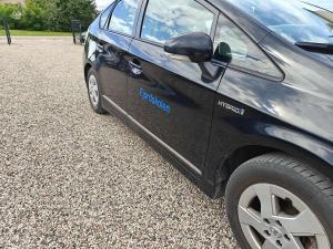Black Toyota Prius 2010 in Vilnius, with an engine capacity of 1.80 L and mileage of 320 thousand km for 5300 €, photo 11 on AUTOMOTO.COM.LV