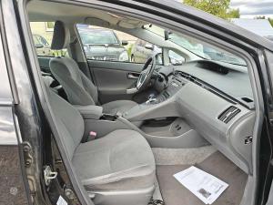 Black Toyota Prius 2010 in Vilnius, with an engine capacity of 1.80 L and mileage of 320 thousand km for 5300 €, photo 12 on AUTOMOTO.COM.LV