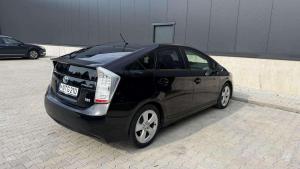 Black Toyota Prius 2010 in Vilnius, with an engine capacity of 1.80 L and mileage of 390 thousand km for 4900 €, photo 7 on AUTOMOTO.COM.LV